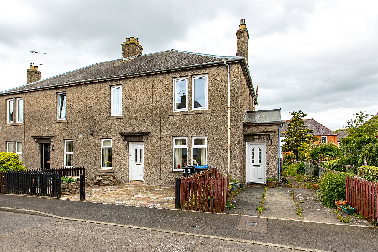 3 Bed First Floor Flat in Guide Price £145,000 | 22 The Tofts, Kelso ...