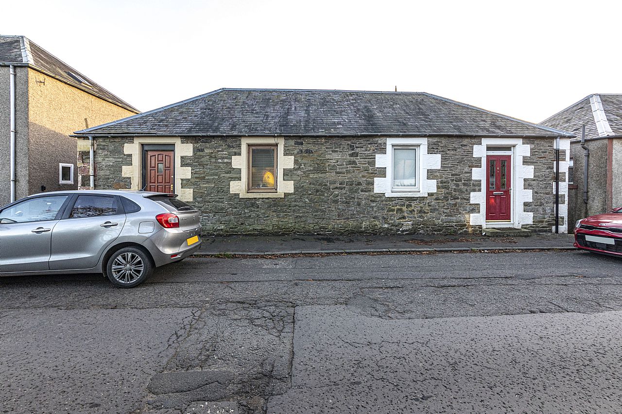 1 Bed Semi-Detached Cottage in Offers Over £60,000 | 8 Dovecot Park ...