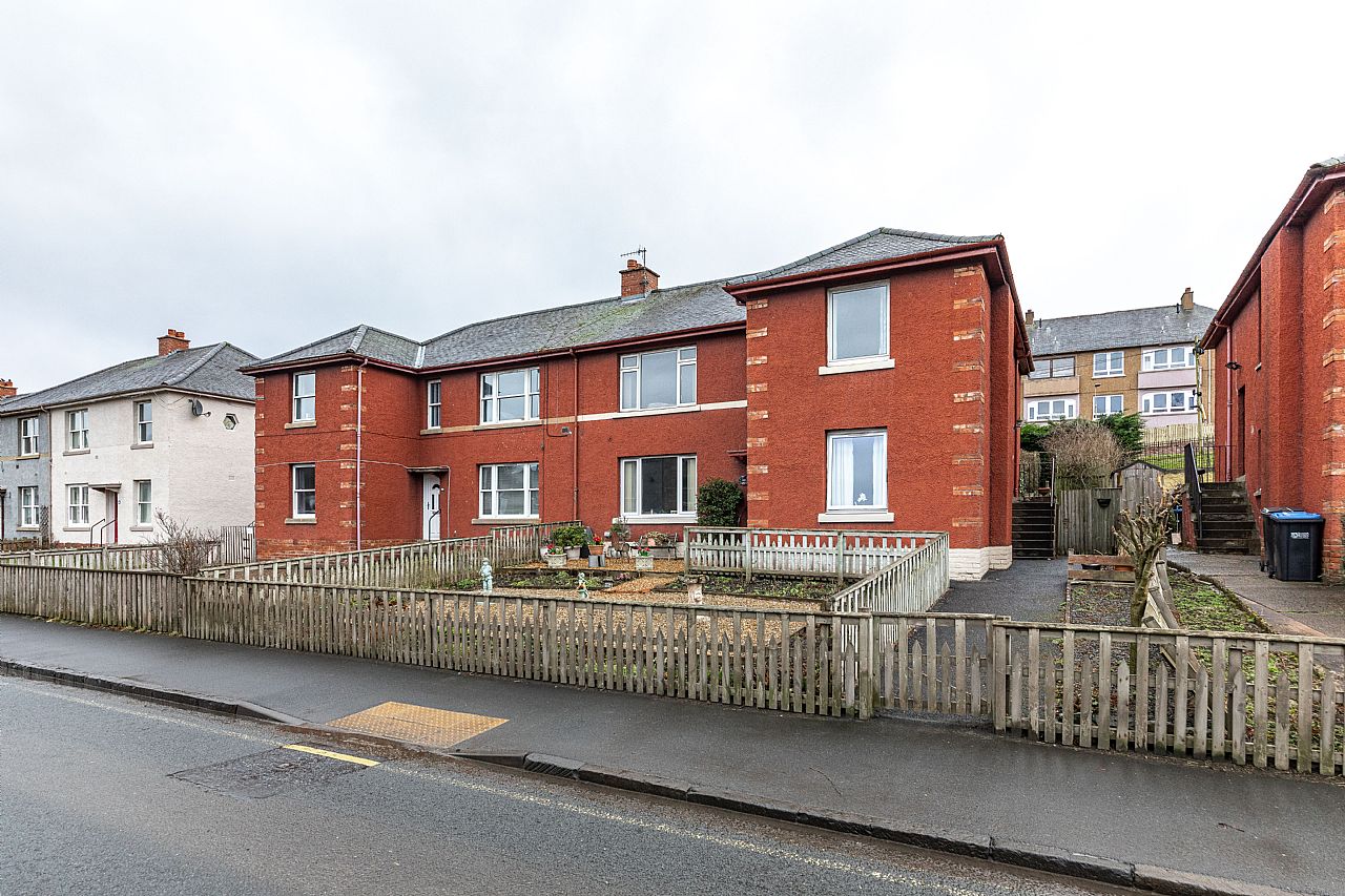 3 Bed First Floor Flat in In the Region Of £85,000 | 48 Bongate, Jedburgh TD8 6DX | BSPC