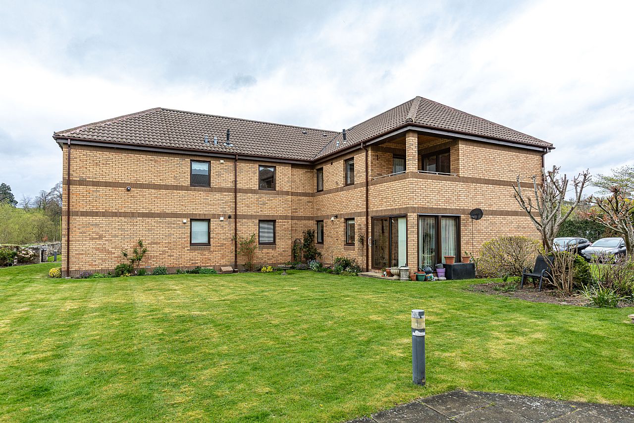 2 Bed First Floor Flat in Guide Price £150,000 | 12 Mayfield Gardens, Kelso TD5 7BD | BSPC