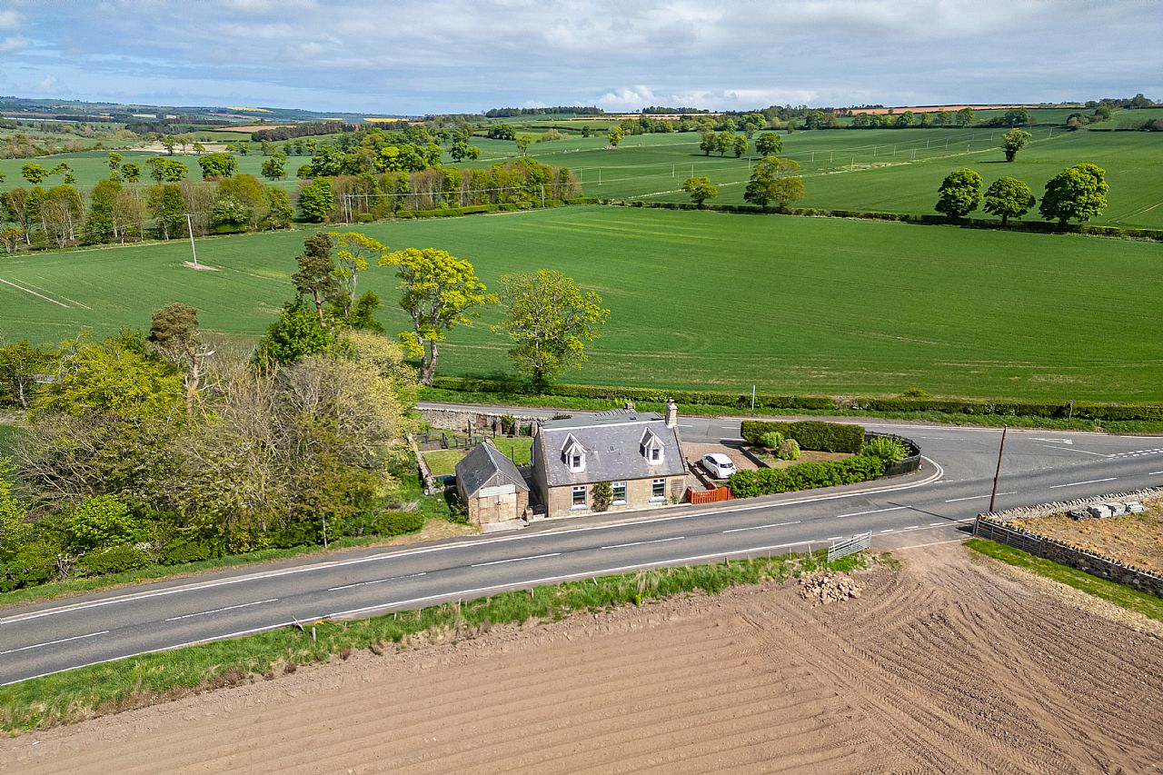 3 Bed Detached Cottage in Offers Over £295,000 | Fir Cottage, Ninewells Mains, Duns TD11 3YU | BSPC