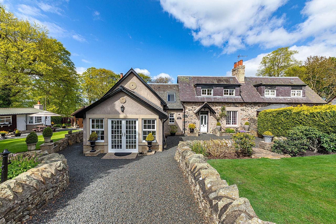 3 Bed Semi-Detached Cottage in Guide Price £395,000 | 4 Hyndsidehill Cottages, Gordon TD3 6LY | BSPC