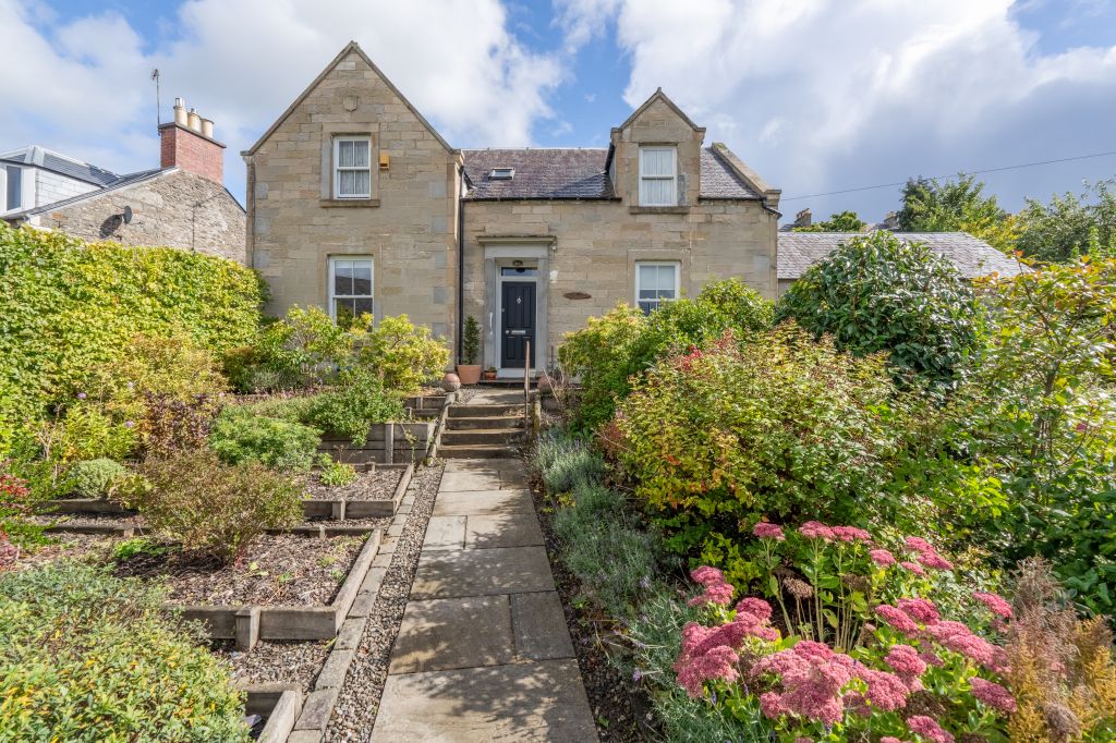 5 Bed Detached Villa in Offers Over £360,000 | 36 Tower Street, Selkirk ...