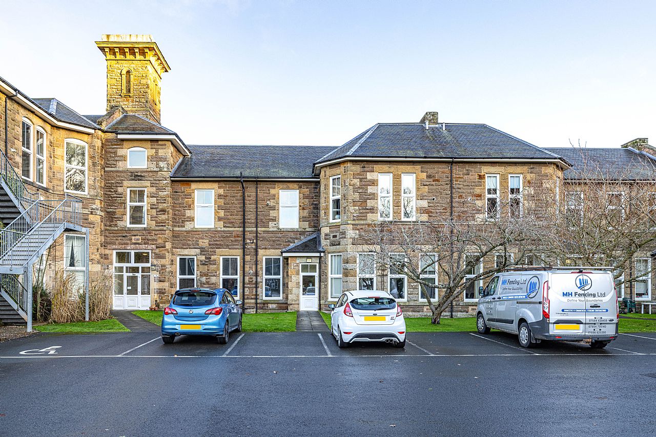 2 Bed First Floor Flat in Guide Price £165,000 | 36 Dingleton ...